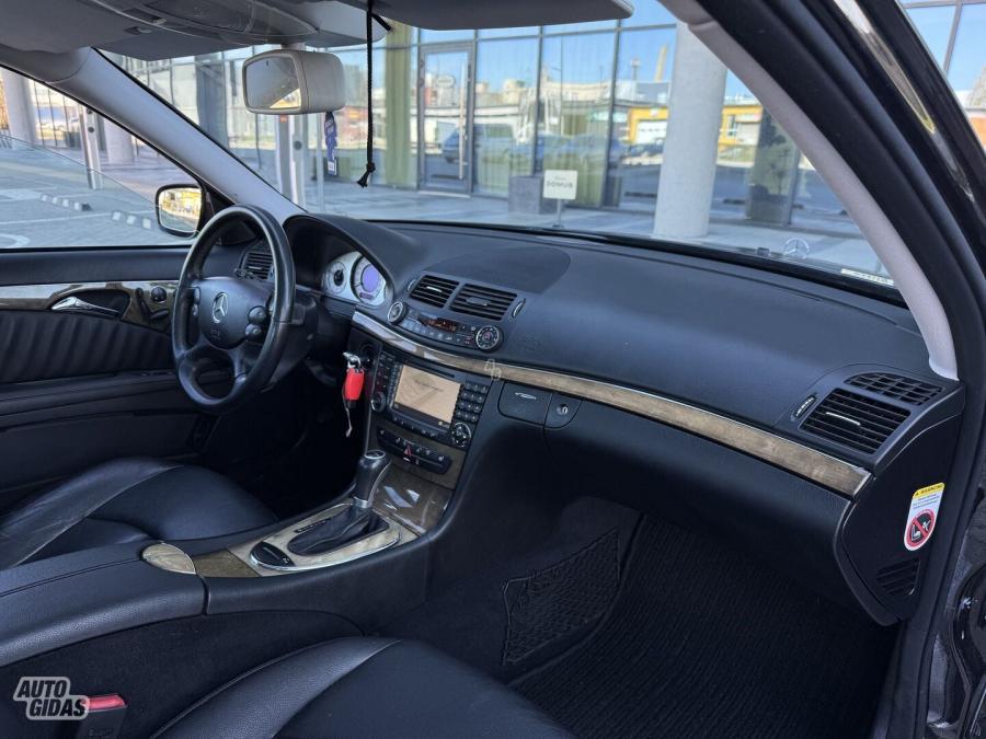 Melns Mercedes-Benz E 320 2007 Kauņa, ar dzinēja tilpumu 3.00 L un nobraukumu 297 tūkst. km par 4950 €, foto 15 vietnē AUTOMOTO.COM.LV