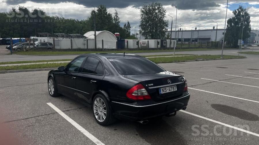 Черный Мерседес Е 320 2007 в Даугавпилс, объемом двигателя 3.00 л и пробегом 295 тыс. км за 5450 €, фото 5 на AUTOMOTO.COM.LV