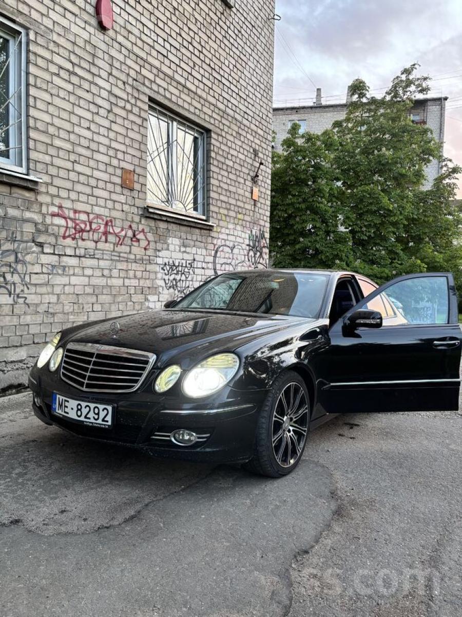 Черный Мерседес Е 320 2007 в Рига, объемом двигателя 3.00 л и пробегом 380 тыс. км за 4000 €, фото 1 на AUTOMOTO.COM.LV