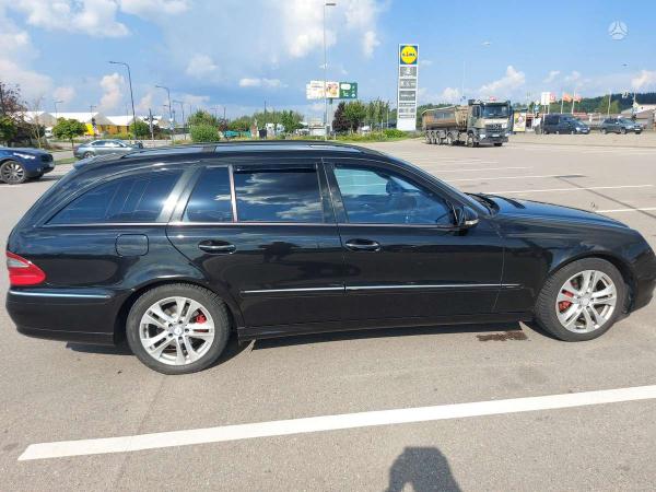 Black Mercedes-Benz E 320 2007 in Vilnius, with an engine capacity of 3.20 L and mileage of 340 thousand km for 3400 €, photo 2 on AUTOMOTO.COM.LV