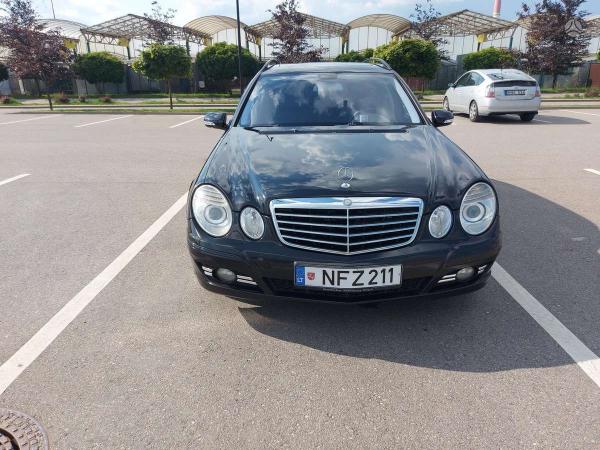 Black Mercedes-Benz E 320 2007 in Vilnius, with an engine capacity of 3.20 L and mileage of 340 thousand km for 3400 €, photo 10 on AUTOMOTO.COM.LV