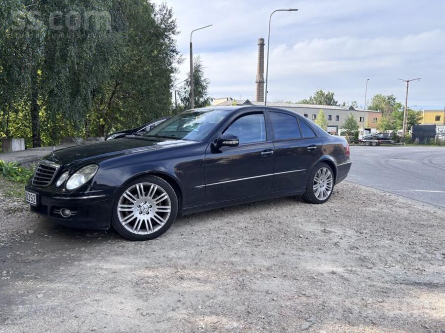 Melns Mercedes-Benz E 320 2007 Rīga, ar dzinēja tilpumu 3.00 L un nobraukumu 382 tūkst. km par 4400 €, foto 1 vietnē AUTOMOTO.COM.LV