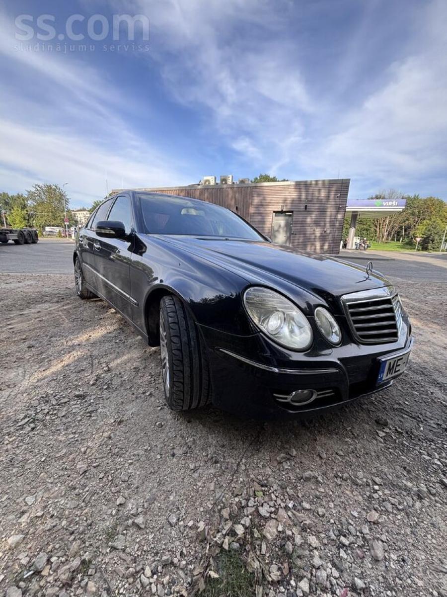 Melns Mercedes-Benz E 320 2007 Rīga, ar dzinēja tilpumu 3.00 L un nobraukumu 382 tūkst. km par 4400 €, foto 3 vietnē AUTOMOTO.COM.LV