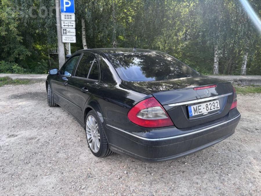 Melns Mercedes-Benz E 320 2007 Rīga, ar dzinēja tilpumu 3.00 L un nobraukumu 382 tūkst. km par 4400 €, foto 6 vietnē AUTOMOTO.COM.LV
