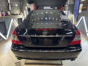 Black Mercedes-Benz E 320 2007 in Riga, with an engine capacity of 3.00 L and mileage of 255 thousand km for 10999 €, photo 7 on AUTOMOTO.COM.LV