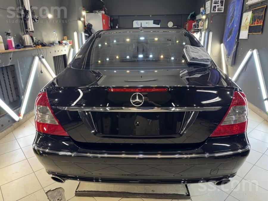 Black Mercedes-Benz E 320 2007 in Riga, with an engine capacity of 3.00 L and mileage of 255 thousand km for 10999 €, photo 7 on AUTOMOTO.COM.LV