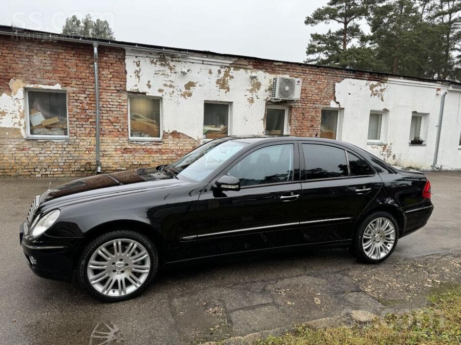 Black Mercedes-Benz E 320 2007 in Riga, with an engine capacity of 3.00 L and mileage of 255 thousand km for 10999 €, photo 10 on AUTOMOTO.COM.LV