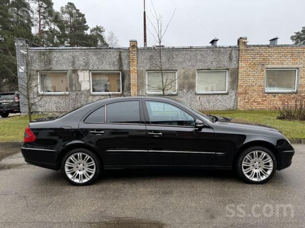 Mercedes-Benz E 320 2007 in Riga on AUTOMOTO.COM.LV Black Mercedes-Benz E 320 2007 in Riga, with an engine capacity of 3.00 L and mileage of 255 thousand km for 10999 ā¬, photo 11 on AUTOMOTO.COM.LV