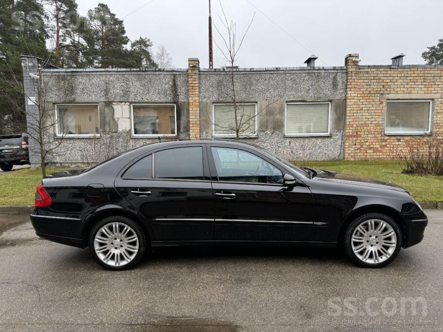 Black Mercedes-Benz E 320 2007 in Riga, with an engine capacity of 3.00 L and mileage of 255 thousand km for 10999 €, photo 11 on AUTOMOTO.COM.LV