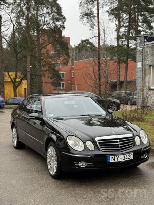 Black Mercedes-Benz E 320 2007 in Riga, with an engine capacity of 3.00 L and mileage of 255 thousand km for 10999 €, photo 12 on AUTOMOTO.COM.LV