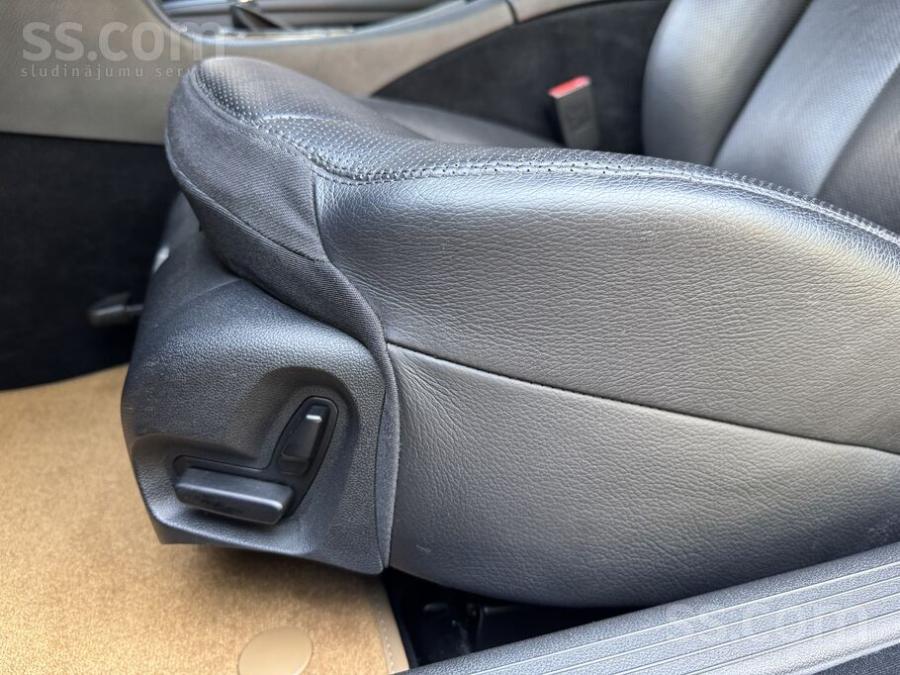 Black Mercedes-Benz E 320 2007 in Riga, with an engine capacity of 3.00 L and mileage of 255 thousand km for 10999 €, photo 15 on AUTOMOTO.COM.LV