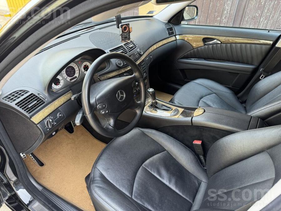 Black Mercedes-Benz E 320 2007 in Riga, with an engine capacity of 3.00 L and mileage of 255 thousand km for 10999 €, photo 16 on AUTOMOTO.COM.LV