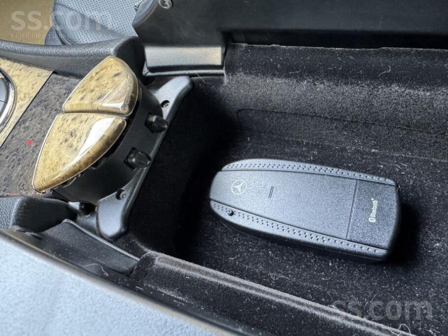 Black Mercedes-Benz E 320 2007 in Riga, with an engine capacity of 3.00 L and mileage of 255 thousand km for 10999 €, photo 23 on AUTOMOTO.COM.LV