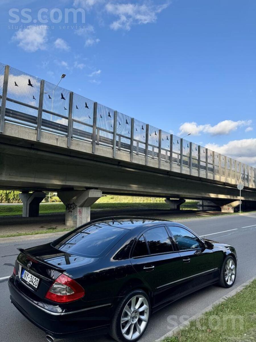 Black Mercedes-Benz E 320 2007 in Riga, with an engine capacity of 3.00 L and mileage of 255 thousand km for 10999 €, photo 24 on AUTOMOTO.COM.LV