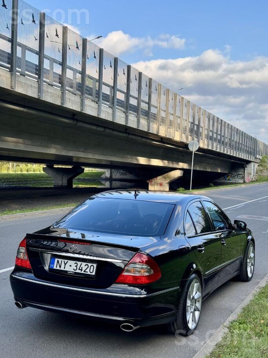 Black Mercedes-Benz E 320 2007 in Riga, with an engine capacity of 3.00 L and mileage of 255 thousand km for 10999 €, photo 27 on AUTOMOTO.COM.LV