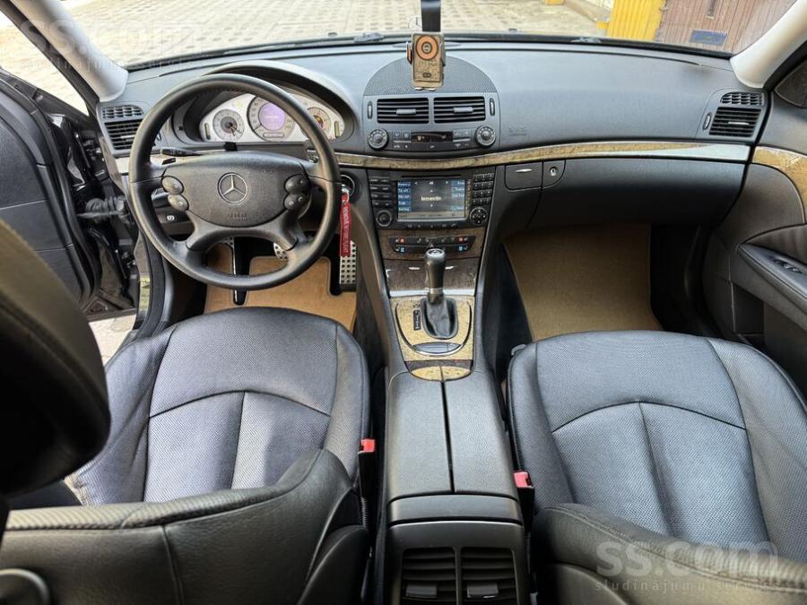 Black Mercedes-Benz E 320 2007 in Riga, with an engine capacity of 3.00 L and mileage of 255 thousand km for 10999 €, photo 30 on AUTOMOTO.COM.LV