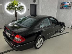 Черный Мерседес Е 320 2007 в Каунас, объемом двигателя 3.00 л и пробегом 302 тыс. км за 5150 €, фото 5 на AUTOMOTO.COM.LV