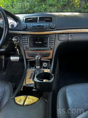 Melns Mercedes-Benz E 320 2008 Rēzekne, ar dzinēja tilpumu 3.00 L un nobraukumu 411 tūkst. km par 3500 €, foto 3 vietnē AUTOMOTO.COM.LV