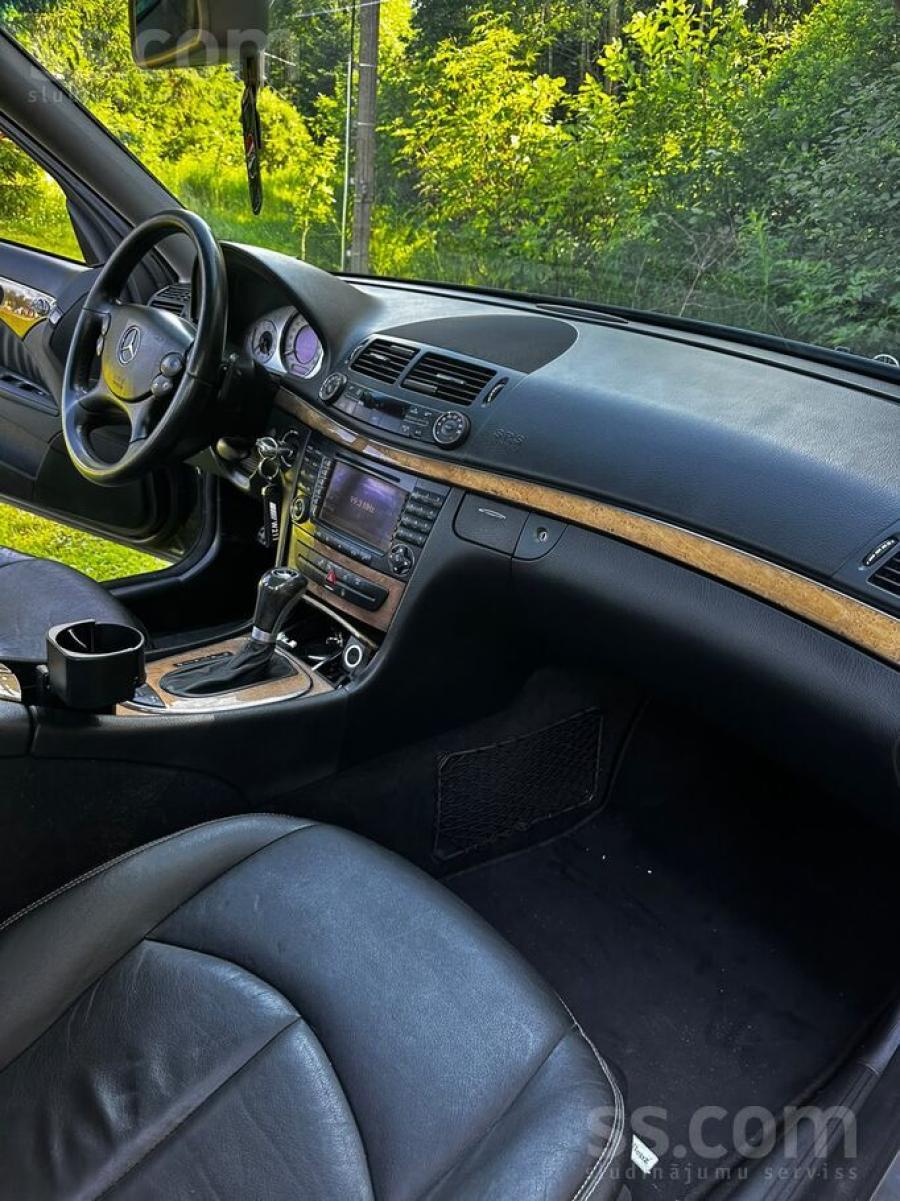 Melns Mercedes-Benz E 320 2008 Rēzekne, ar dzinēja tilpumu 3.00 L un nobraukumu 411 tūkst. km par 3500 €, foto 7 vietnē AUTOMOTO.COM.LV