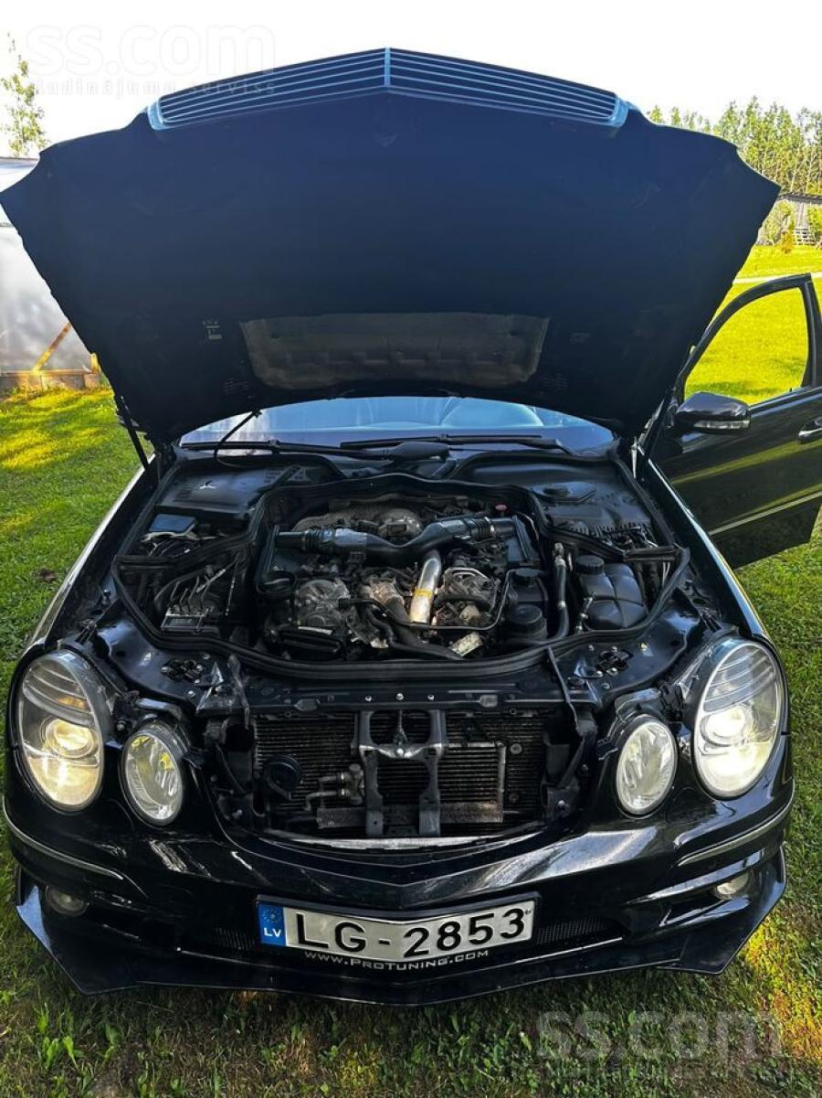 Melns Mercedes-Benz E 320 2008 Rēzekne, ar dzinēja tilpumu 3.00 L un nobraukumu 411 tūkst. km par 3500 €, foto 8 vietnē AUTOMOTO.COM.LV