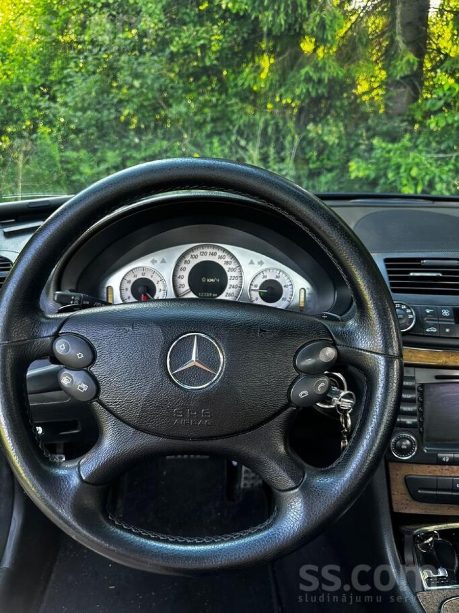 Melns Mercedes-Benz E 320 2008 Rēzekne, ar dzinēja tilpumu 3.00 L un nobraukumu 411 tūkst. km par 3500 €, foto 9 vietnē AUTOMOTO.COM.LV