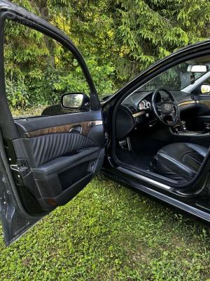 Melns Mercedes-Benz E 320 2008 Rēzekne, ar dzinēja tilpumu 3.00 L un nobraukumu 411 tūkst. km par 4500 €, foto 13 vietnē AUTOMOTO.COM.LV
