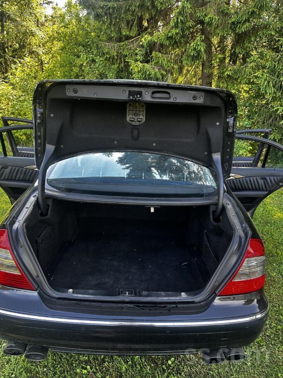 Melns Mercedes-Benz E 320 2008 Rēzekne, ar dzinēja tilpumu 3.00 L un nobraukumu 411 tūkst. km par 4500 €, foto 19 vietnē AUTOMOTO.COM.LV