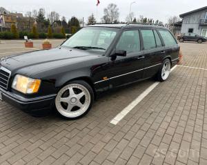 Melns Mercedes-Benz E 320 1994 Rīga, ar dzinēja tilpumu 3.20 L un nobraukumu 270 tūkst. km par 10900 €, foto 3 vietnē AUTOMOTO.COM.LV