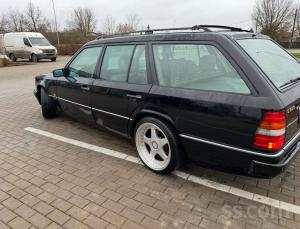 Melns Mercedes-Benz E 320 1994 Rīga, ar dzinēja tilpumu 3.20 L un nobraukumu 270 tūkst. km par 10900 €, foto 5 vietnē AUTOMOTO.COM.LV
