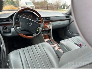 Melns Mercedes-Benz E 320 1994 Rīga, ar dzinēja tilpumu 3.20 L un nobraukumu 270 tūkst. km par 10900 €, foto 7 vietnē AUTOMOTO.COM.LV