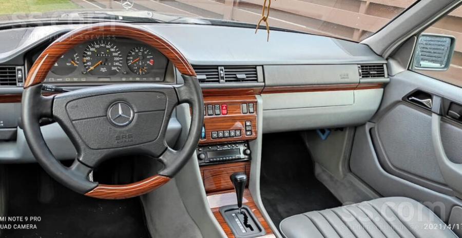 Melns Mercedes-Benz E 320 1994 Rīga, ar dzinēja tilpumu 3.20 L un nobraukumu 270 tūkst. km par 10900 €, foto 10 vietnē AUTOMOTO.COM.LV