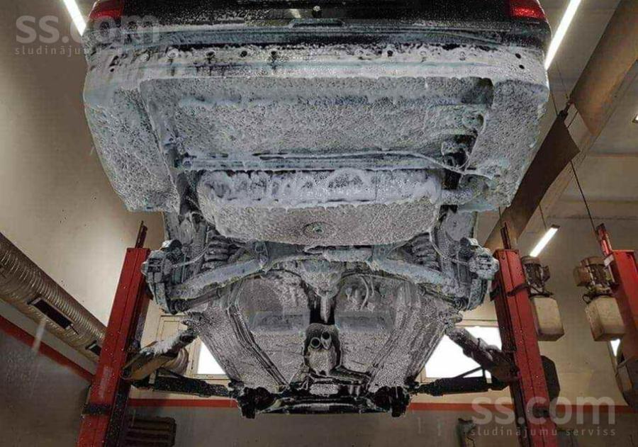 Melns Mercedes-Benz E 320 1994 Rīga, ar dzinēja tilpumu 3.20 L un nobraukumu 270 tūkst. km par 10900 €, foto 15 vietnē AUTOMOTO.COM.LV