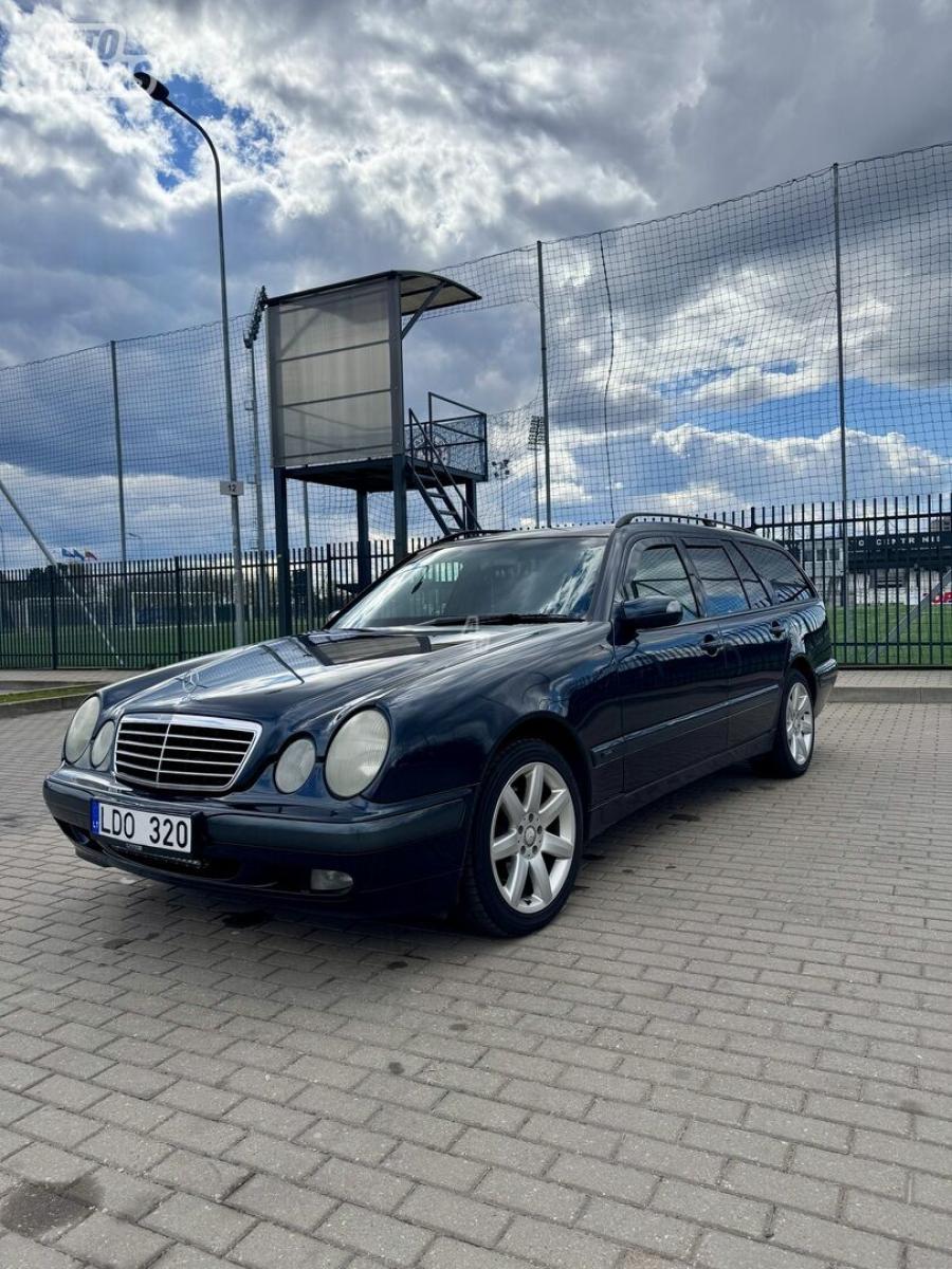 Melns Mercedes-Benz E 320 2002 Jonava, ar dzinēja tilpumu 3.20 L un nobraukumu 296 tūkst. km par 3900 €, foto 1 vietnē AUTOMOTO.COM.LV