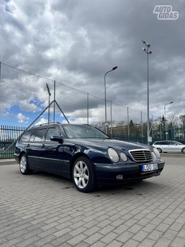 Black Mercedes-Benz E 320 2002 in Jonava, with an engine capacity of 3.20 L and mileage of 296 thousand km for 3900 €, photo 3 on AUTOMOTO.COM.LV