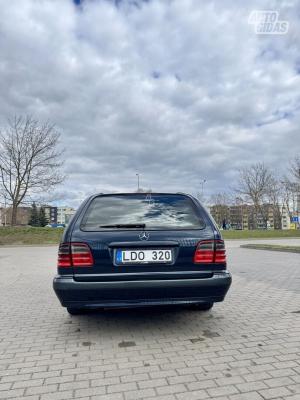 Melns Mercedes-Benz E 320 2002 Jonava, ar dzinēja tilpumu 3.20 L un nobraukumu 296 tūkst. km par 3900 €, foto 6 vietnē AUTOMOTO.COM.LV