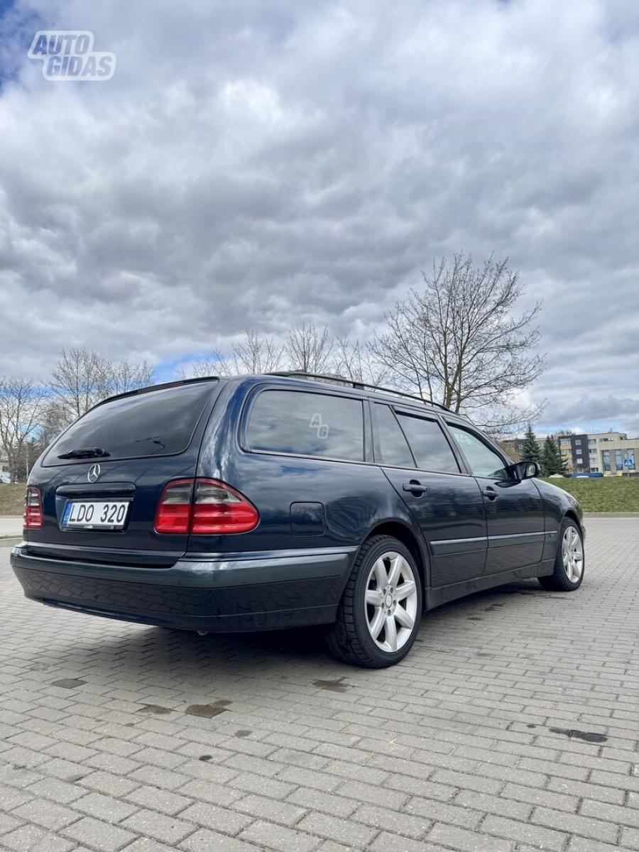 Melns Mercedes-Benz E 320 2002 Jonava, ar dzinēja tilpumu 3.20 L un nobraukumu 296 tūkst. km par 3900 €, foto 7 vietnē AUTOMOTO.COM.LV