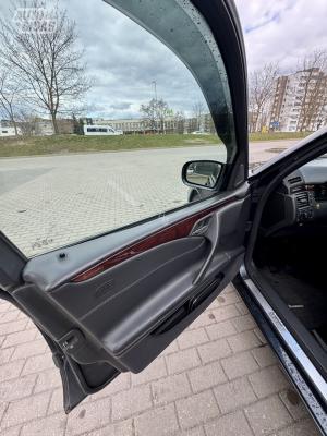 Melns Mercedes-Benz E 320 2002 Jonava, ar dzinēja tilpumu 3.20 L un nobraukumu 296 tūkst. km par 3900 €, foto 14 vietnē AUTOMOTO.COM.LV
