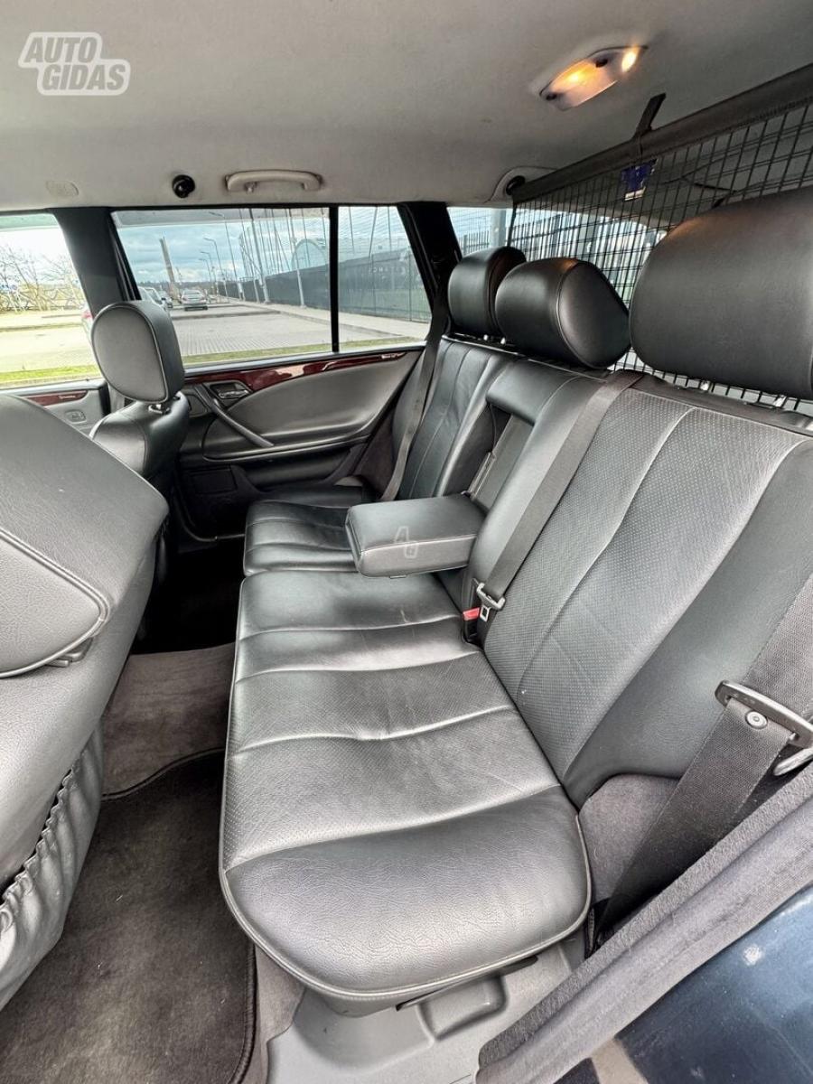 Melns Mercedes-Benz E 320 2002 Jonava, ar dzinēja tilpumu 3.20 L un nobraukumu 296 tūkst. km par 3900 €, foto 23 vietnē AUTOMOTO.COM.LV
