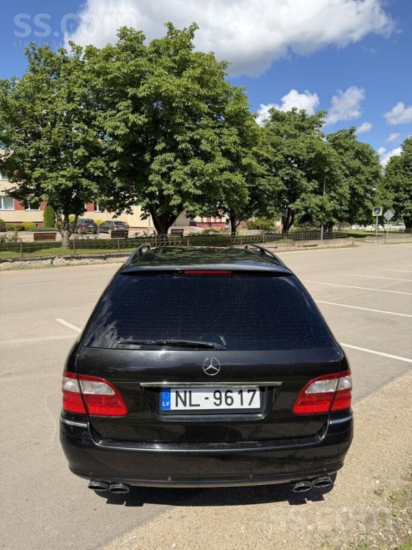 Melns Mercedes-Benz E 320 2003 Balvi, ar dzinēja tilpumu 3.20 L un nobraukumu 330 tūkst. km par 3850 €, foto 6 vietnē AUTOMOTO.COM.LV