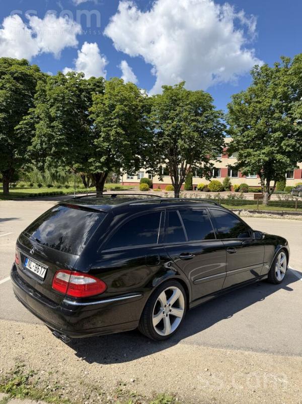 Melns Mercedes-Benz E 320 2003 Balvi, ar dzinēja tilpumu 3.20 L un nobraukumu 330 tūkst. km par 3850 €, foto 7 vietnē AUTOMOTO.COM.LV