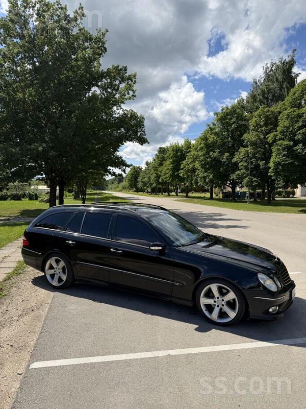 Melns Mercedes-Benz E 320 2003 Balvi, ar dzinēja tilpumu 3.20 L un nobraukumu 330 tūkst. km par 3850 €, foto 8 vietnē AUTOMOTO.COM.LV