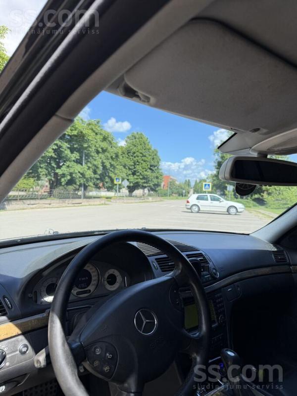 Melns Mercedes-Benz E 320 2003 Balvi, ar dzinēja tilpumu 3.20 L un nobraukumu 330 tūkst. km par 3850 €, foto 10 vietnē AUTOMOTO.COM.LV