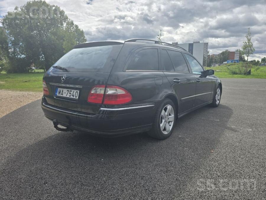 Melns Mercedes-Benz E 320 2003 Jelgava, ar dzinēja tilpumu 3.20 L un nobraukumu 406 tūkst. km par 2500 €, foto 4 vietnē AUTOMOTO.COM.LV