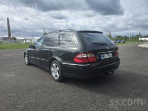 Melns Mercedes-Benz E 320 2003 Jelgava, ar dzinēja tilpumu 3.20 L un nobraukumu 406 tūkst. km par 2500 €, foto 5 vietnē AUTOMOTO.COM.LV