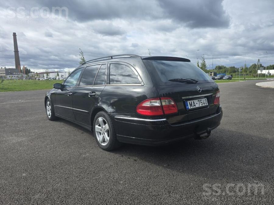 Melns Mercedes-Benz E 320 2003 Jelgava, ar dzinēja tilpumu 3.20 L un nobraukumu 406 tūkst. km par 2500 €, foto 5 vietnē AUTOMOTO.COM.LV
