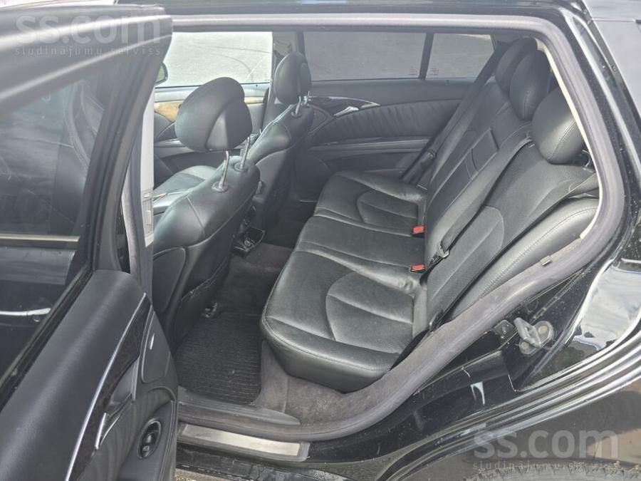 Melns Mercedes-Benz E 320 2003 Jelgava, ar dzinēja tilpumu 3.20 L un nobraukumu 406 tūkst. km par 2500 €, foto 7 vietnē AUTOMOTO.COM.LV
