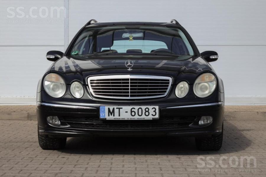 Black Mercedes-Benz E 320 2004 in Riga, with an engine capacity of 3.20 L and mileage of 0 thousand km for 2295 €, photo 3 on AUTOMOTO.COM.LV