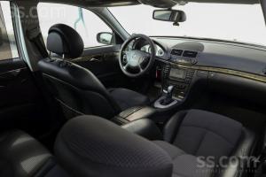 Black Mercedes-Benz E 320 2004 in Riga, with an engine capacity of 3.20 L and mileage of 0 thousand km for 2295 €, photo 19 on AUTOMOTO.COM.LV