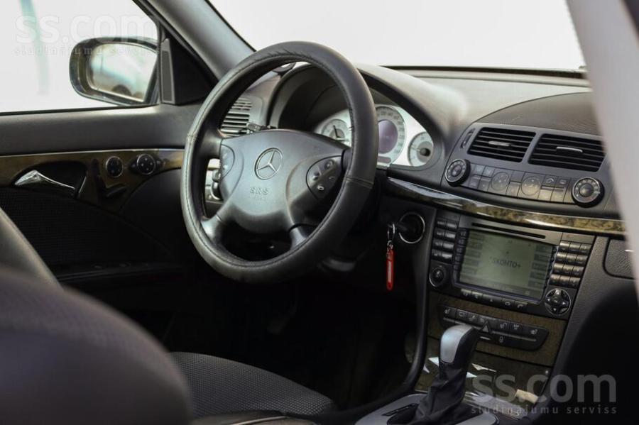 Black Mercedes-Benz E 320 2004 in Riga, with an engine capacity of 3.20 L and mileage of 0 thousand km for 2295 €, photo 20 on AUTOMOTO.COM.LV