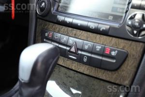 Black Mercedes-Benz E 320 2004 in Riga, with an engine capacity of 3.20 L and mileage of 0 thousand km for 2295 €, photo 21 on AUTOMOTO.COM.LV